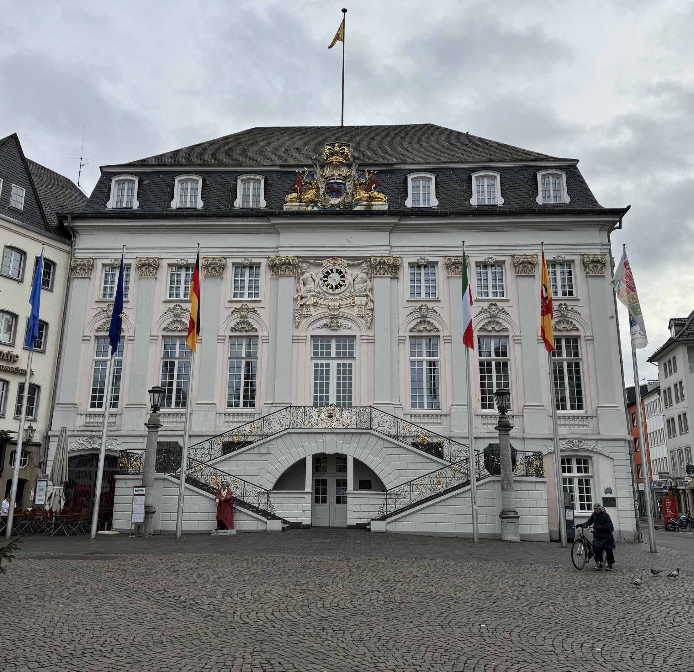 Ernest Hemingway brennt auf dem Bonner Marktplatz - Hemingways Welt